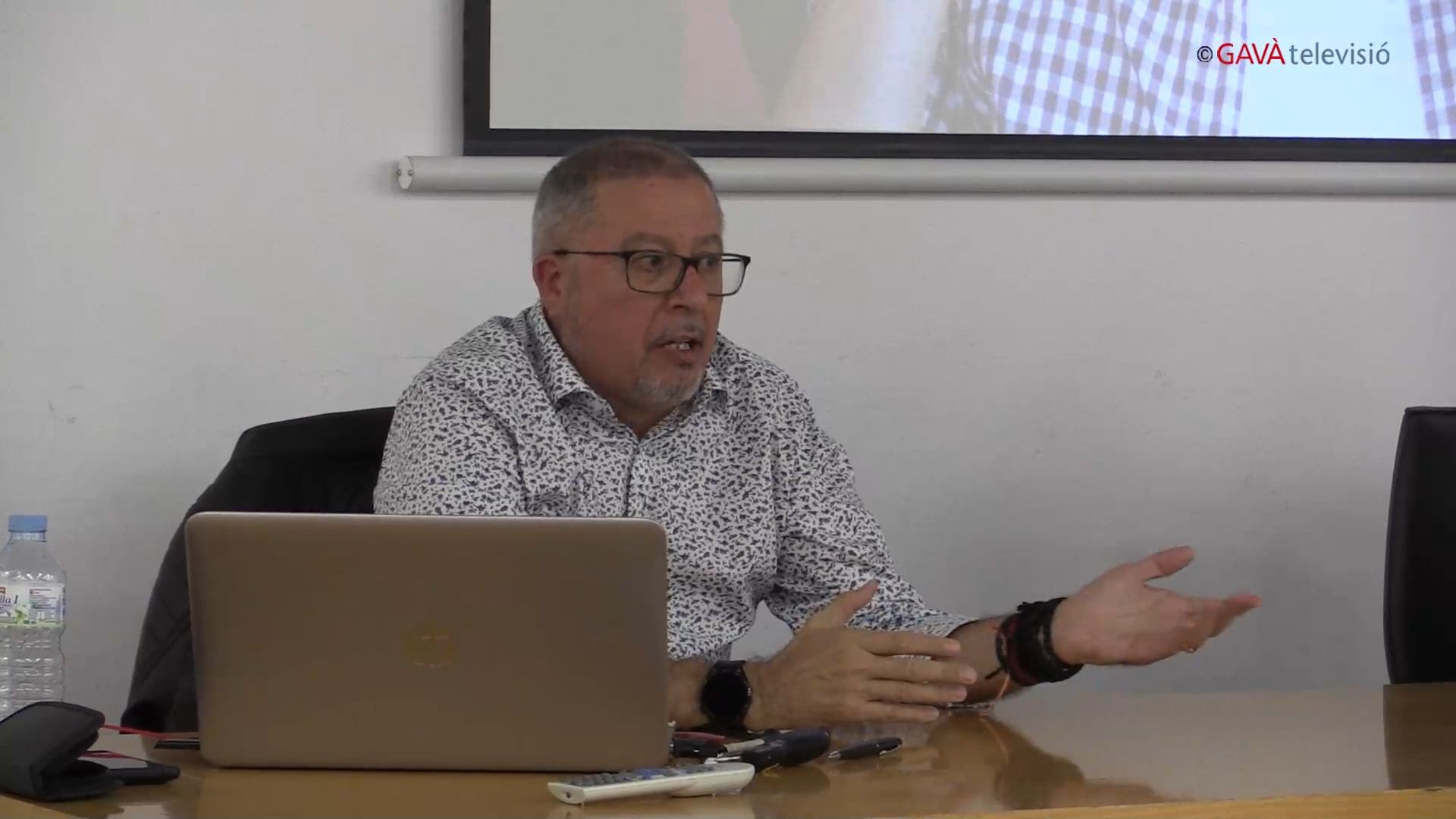 Albert Villanueva presenta “Rencores” a Gavà · Gavà Televisió
